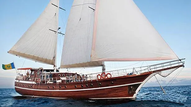 Quasart yacht (Custom, 32.9m, 2004)